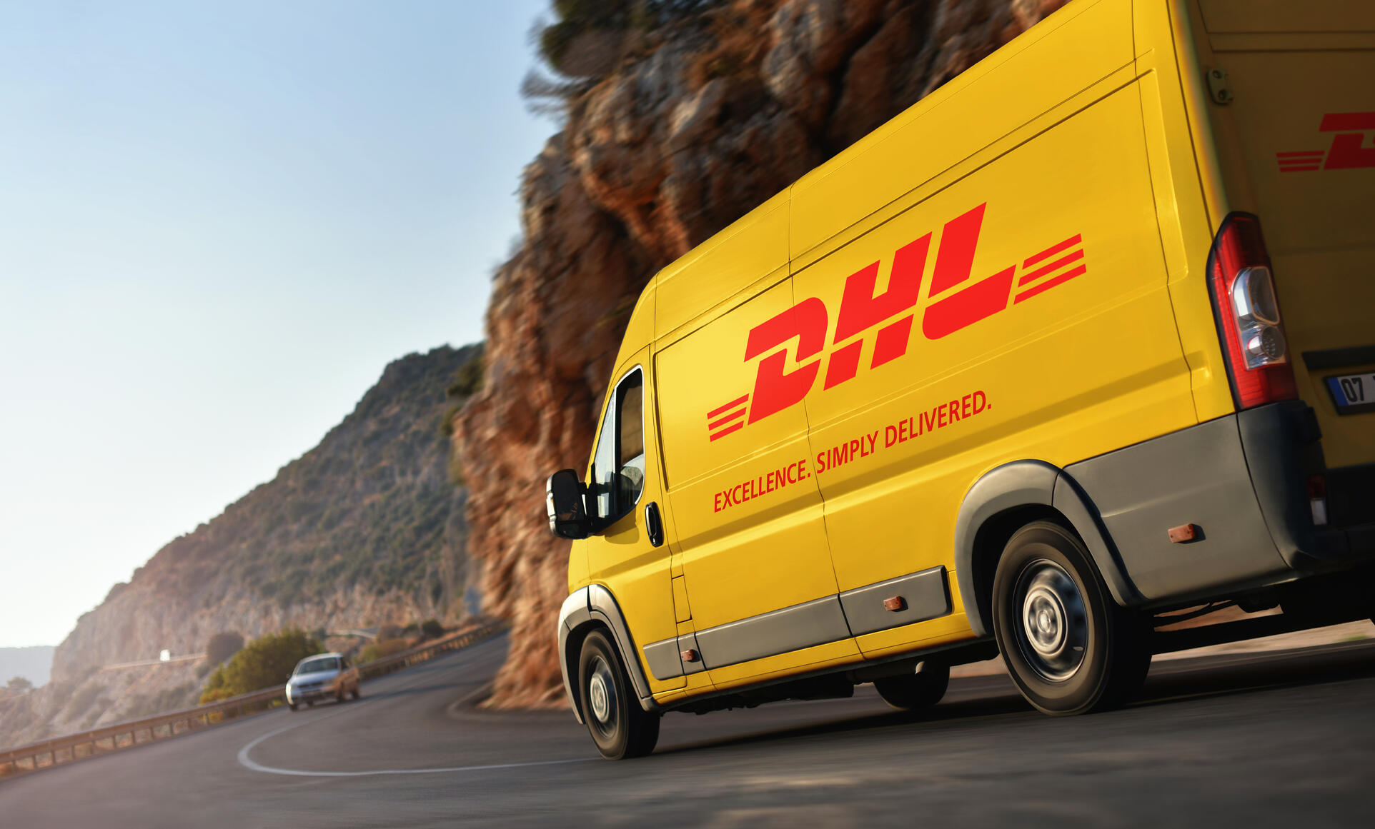 Spedire con DHL: guida alle tariffe e ai servizi di spedizione
